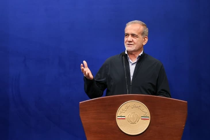 Пезешкијан Трамп зборува за мир и истовремено се заканува