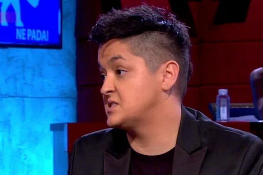 МАРИЈА ШЕРИФОВИЌ ДОНЕЛА ЖИВОТНА ОДЛУКА Нема повеќе тоа да го прави во