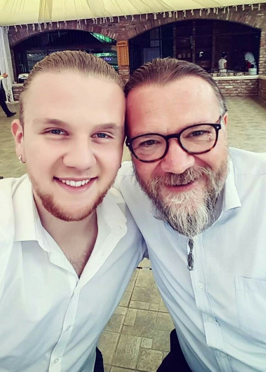 Огнен Здравковски сними кавер а најубавиот комплимет за изведбата го