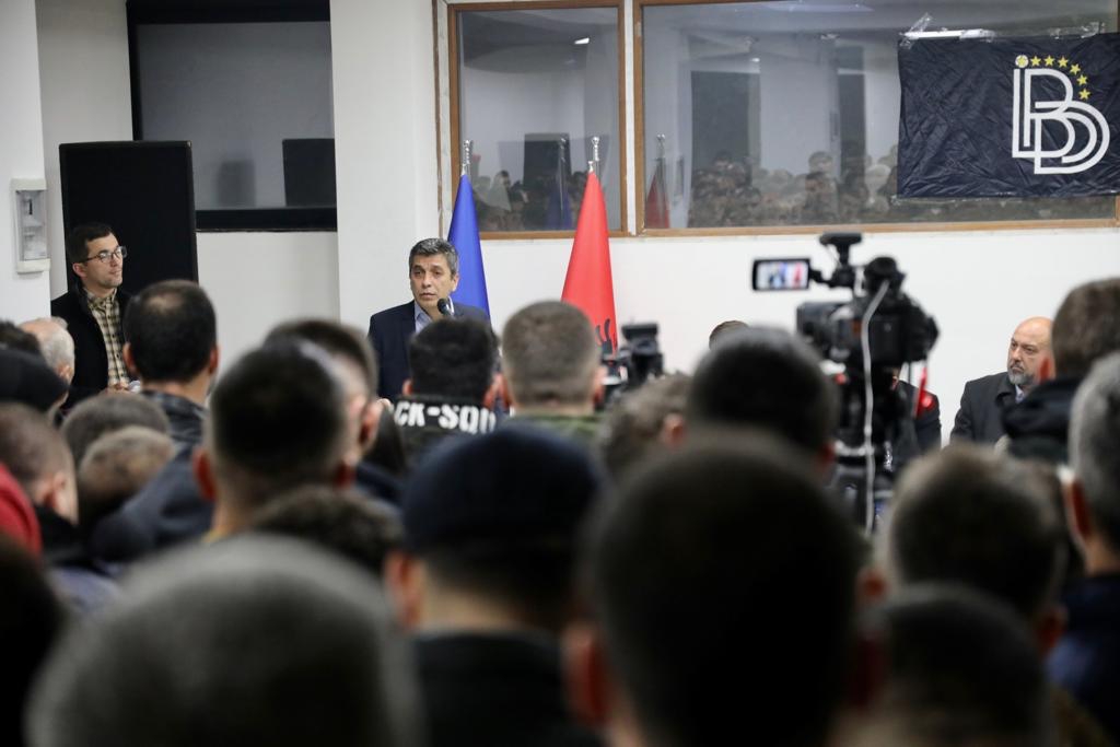 Меџити За уставни измени потребни се уште 6 пратеници од ВМРО ДПМНЕ но и тоа не е сигурно