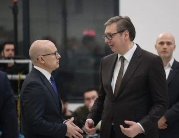 ВУЧИЌ ИЗБРА НАСЛЕДНИК Го предложи Милош Вучевиќ нов претседател на партијата