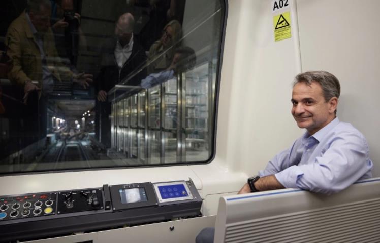 Мицотакис во првото пробно возење на метрото во Солун