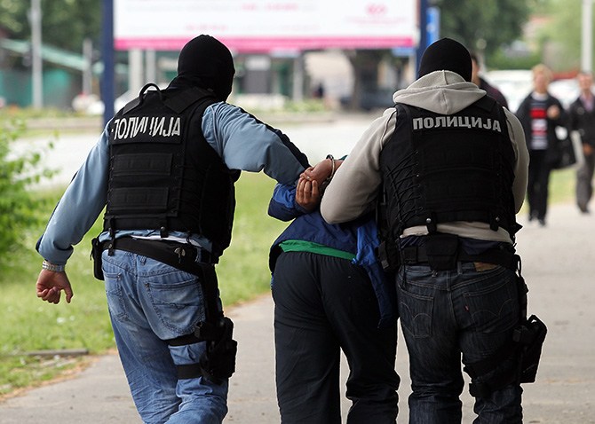 Приведен 21 годишен криминалец од Грчец баран со меѓународна потерница