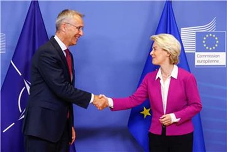 „Сан“ Фон дер Лајен кандидатка за генерален секретар на НАТО