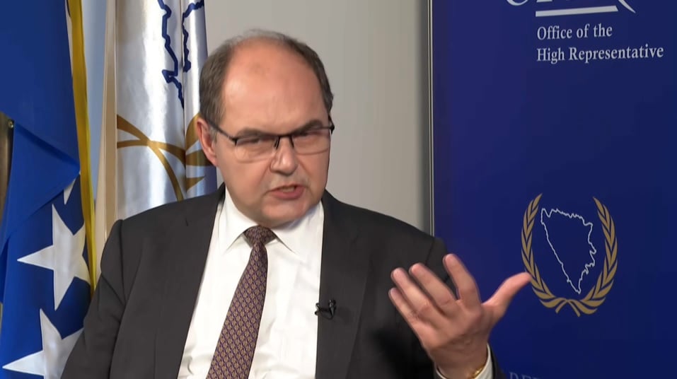 Шмит го суспендира Законот за имот на РС Додик најави дека нема да ја почитува одлуката