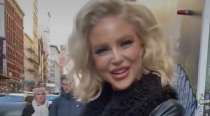 Уличните фотографи честопати налетуваат на убави девојки