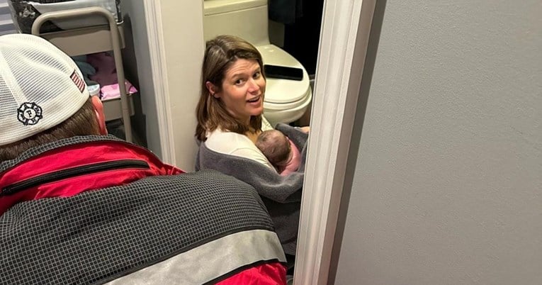 Водителка на Си Ен Ен не стигна до болница се породи на подот на