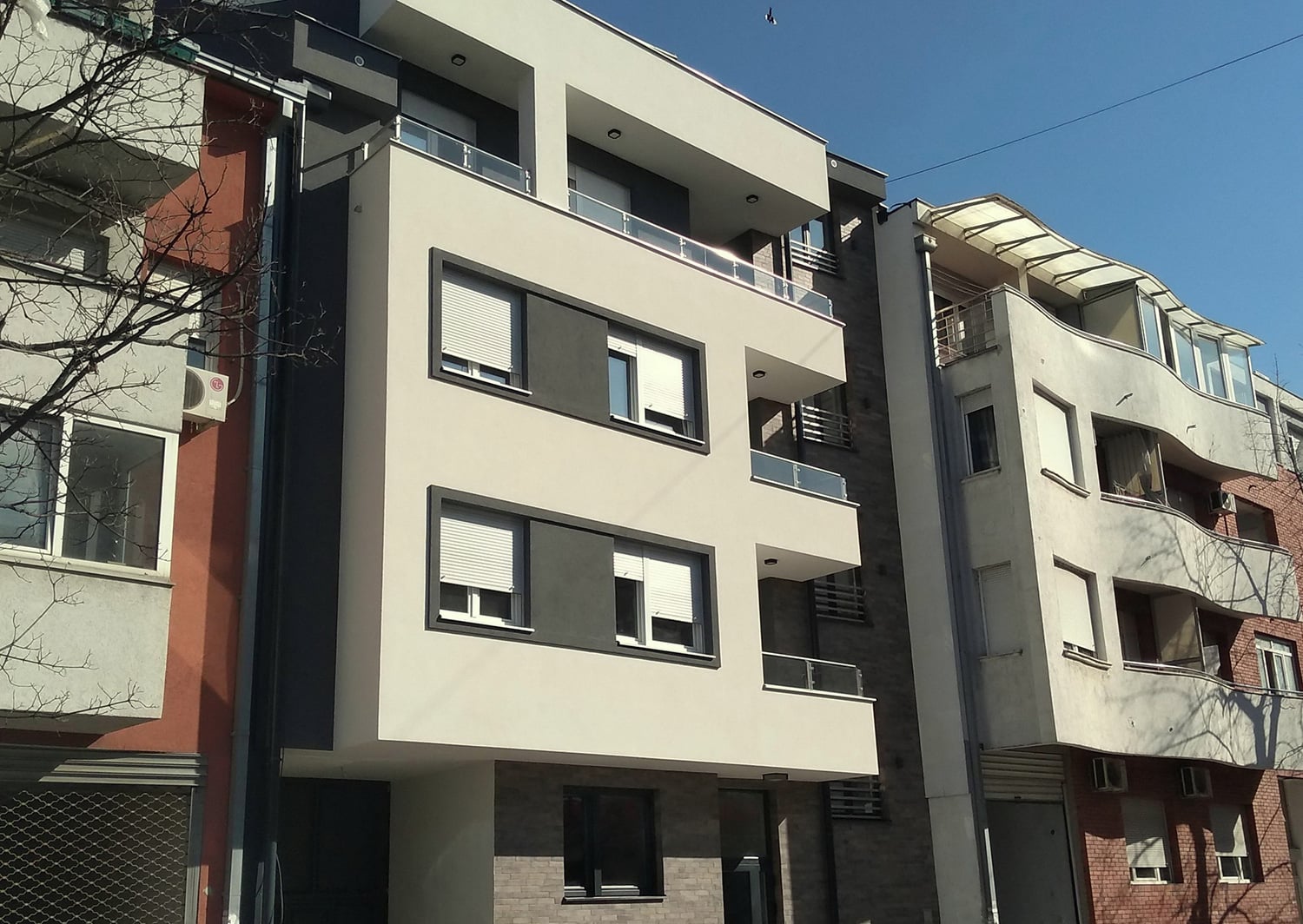 КИРИИТЕ СКОКНАА заради РУСКИТЕ ПРОГРАМЕРИ и странци во Белград